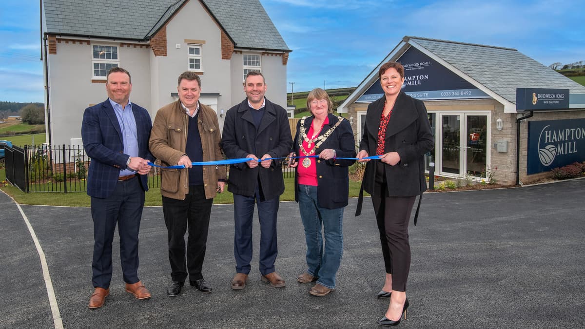 Central Devon MP Mel Stride and Mayor of West Devon Caroline Mott welcomed to new Hampton Mill ...